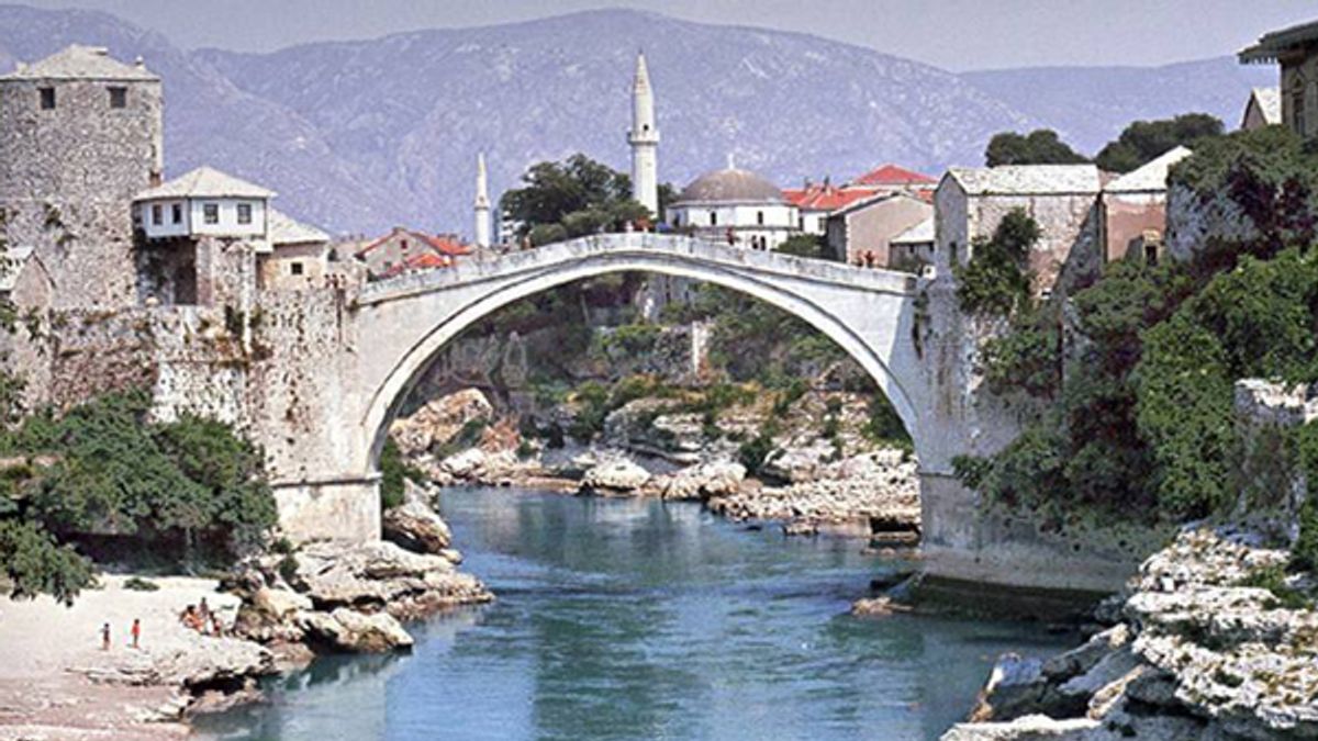 Híres hidak - Szabad Föld